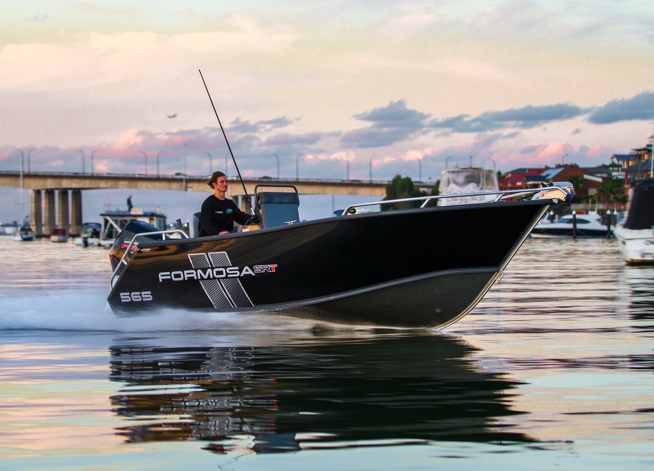 Formosa 565 Side Console – Good Times Marine